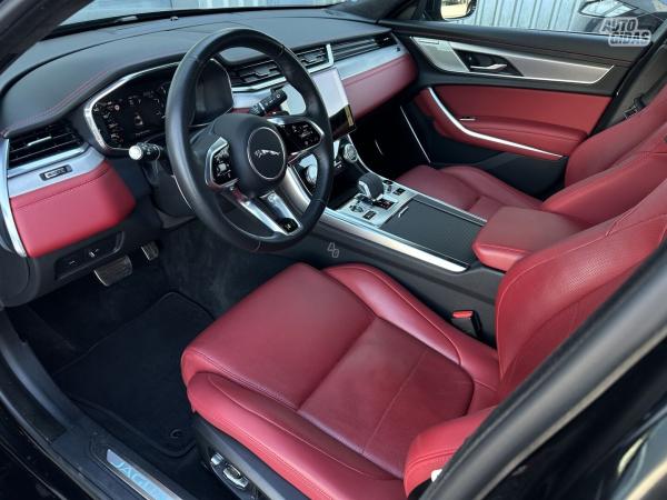 Black Jaguar XF 2023 in Kaunas, with an engine capacity of 2.00 L and mileage of 28 thousand km for 34971 €, photo 10 on AUTOMOTO.COM.LV