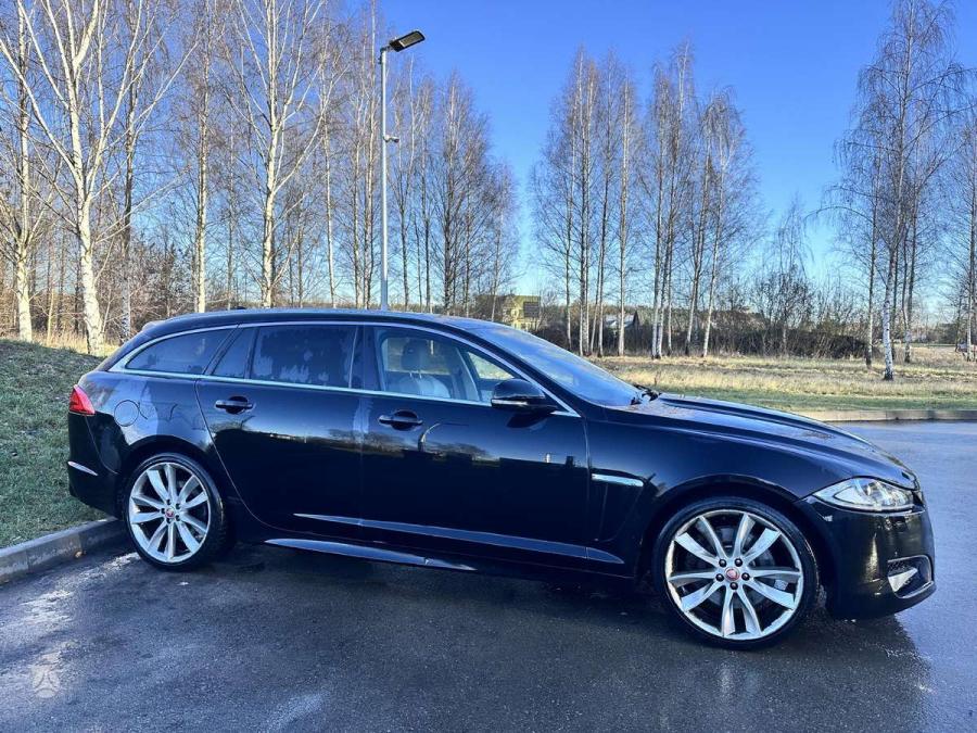 Black Jaguar XF 2013 in Rokiskis, with an engine capacity of 2.99 L and mileage of 242 thousand km for 3800 €, photo 1 on AUTOMOTO.COM.LV
