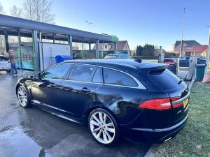 Black Jaguar XF 2013 in Rokiskis, with an engine capacity of 2.99 L and mileage of 242 thousand km for 3800 €, photo 7 on AUTOMOTO.COM.LV