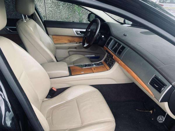 Melns Jaguar XF 2013 Šauļi, ar dzinēja tilpumu 2.18 L un nobraukumu 233 tūkst. km par 3150 €, foto 7 vietnē AUTOMOTO.COM.LV