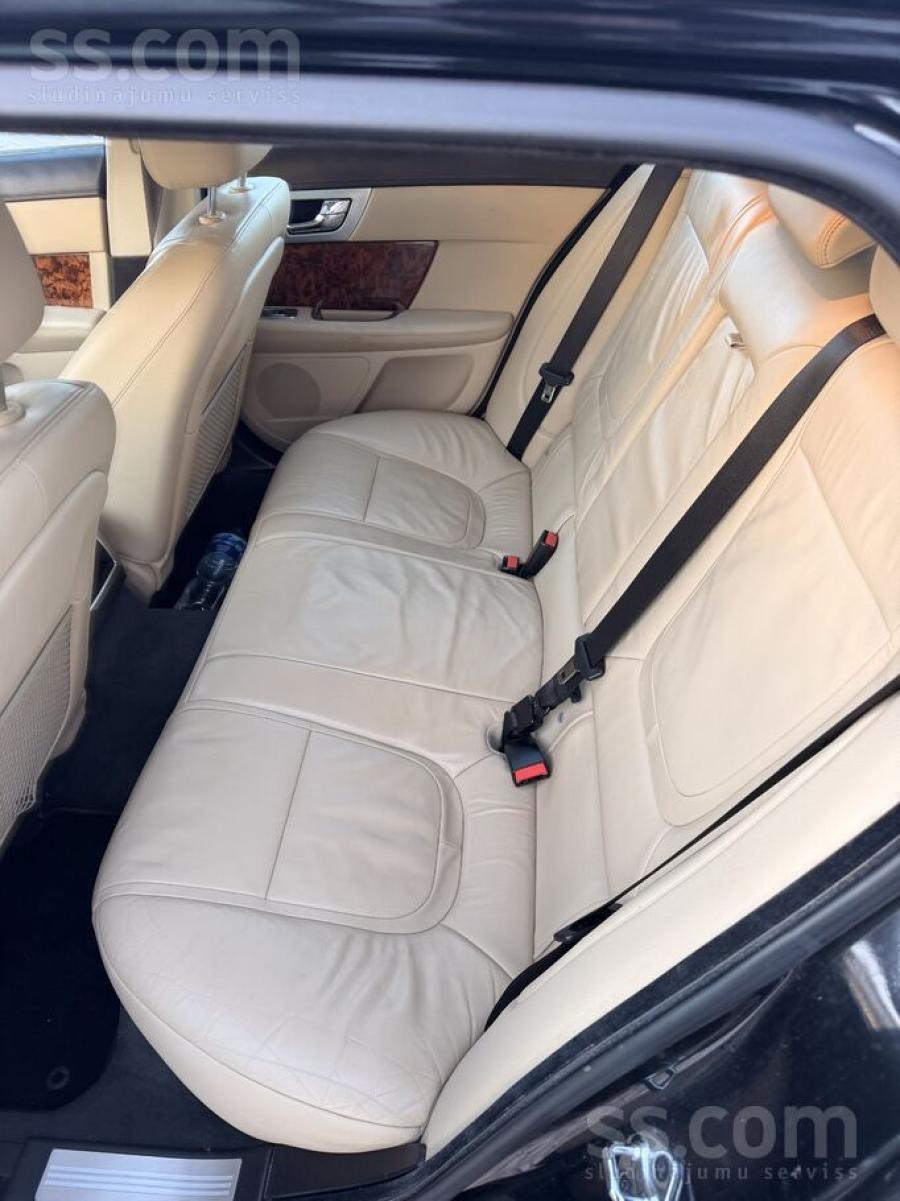 Melns Jaguar XF 2013 Rēzekne, ar dzinēja tilpumu 3.00 L un nobraukumu 0 tūkst. km par 9350 €, foto 11 vietnē AUTOMOTO.COM.LV