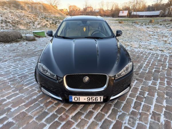 Black Jaguar XF 2013 in Rezekne, with an engine capacity of 3.00 L and mileage of 0 thousand km for 9350 €, photo 2 on AUTOMOTO.COM.LV