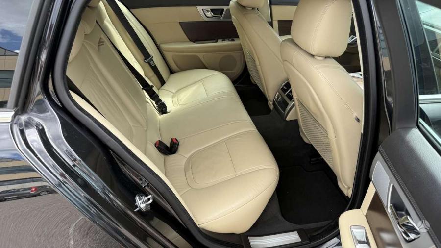Melns Jaguar XF 2013 Kauņa, ar dzinēja tilpumu 2.18 L un nobraukumu 290 tūkst. km par 5800 €, foto 15 vietnē AUTOMOTO.COM.LV