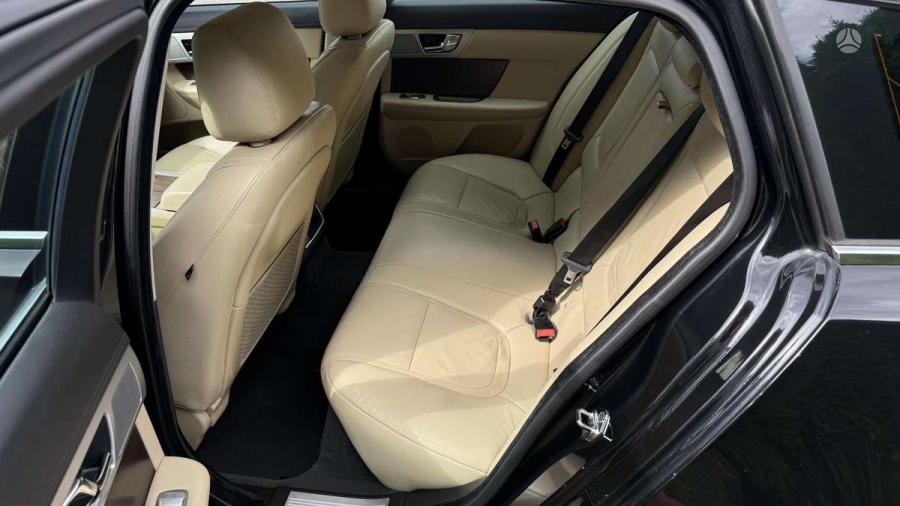 Melns Jaguar XF 2013 Kauņa, ar dzinēja tilpumu 2.18 L un nobraukumu 290 tūkst. km par 5800 €, foto 18 vietnē AUTOMOTO.COM.LV