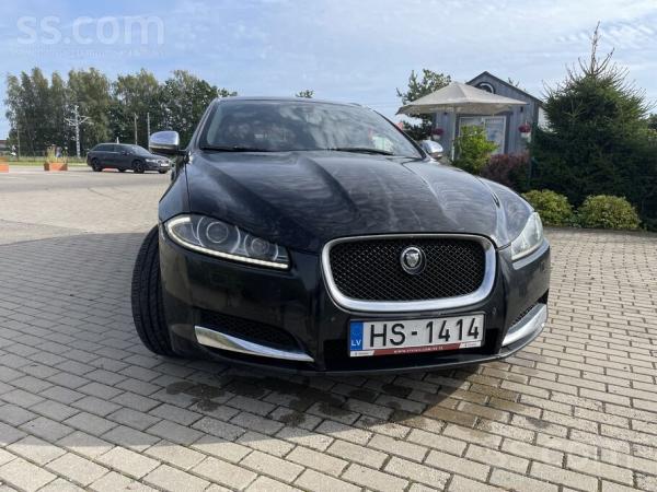 Black Jaguar XF 2013 in Riga, with an engine capacity of 3.00 L and mileage of 278 thousand km for 5800 €, photo 1 on AUTOMOTO.COM.LV