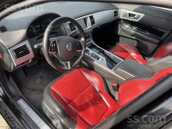 Black Jaguar XF 2013 in Riga, with an engine capacity of 3.00 L and mileage of 278 thousand km for 5800 €, photo 4 on AUTOMOTO.COM.LV