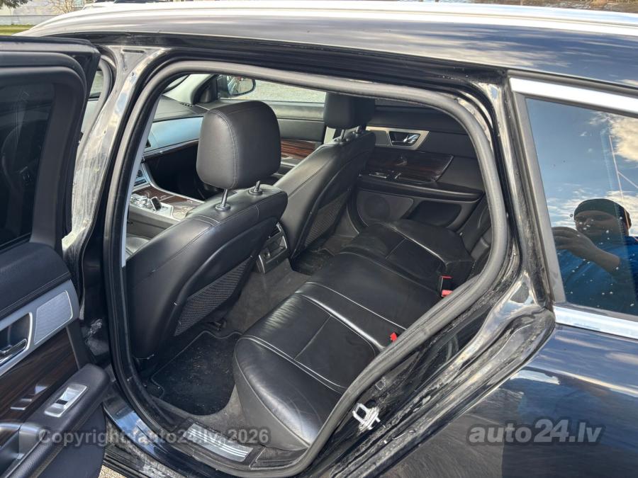 Melns Jaguar XF 2013 Tallina, ar dzinēja tilpumu 2.20 L un nobraukumu 317 tūkst. km par 6900 €, foto 9 vietnē AUTOMOTO.COM.LV