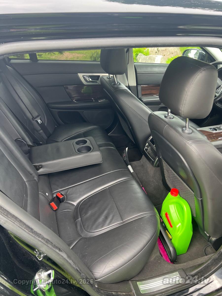 Melns Jaguar XF 2013 Tallina, ar dzinēja tilpumu 2.20 L un nobraukumu 217 tūkst. km par 7300 €, foto 7 vietnē AUTOMOTO.COM.LV