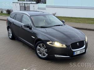 Black Jaguar XF 2013 in Rezekne, with an engine capacity of 3.00 L and mileage of 350 thousand km for 4250 €, photo 4 on AUTOMOTO.COM.LV