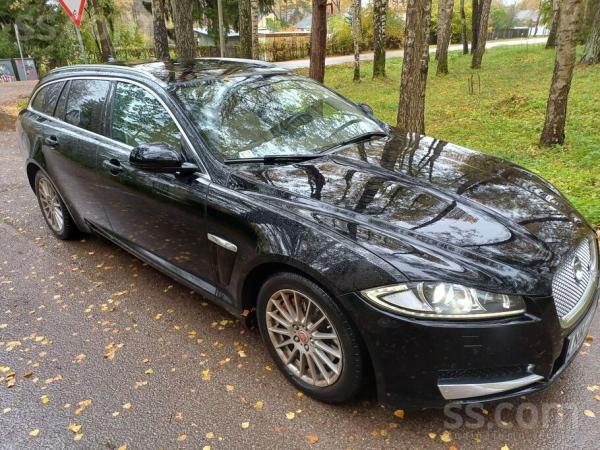 Черный Ягуар ХФ 2013 в Рига, объемом двигателя 2.20 л и пробегом 325 тыс. км за 7200 €, фото 5 на AUTOMOTO.COM.LV