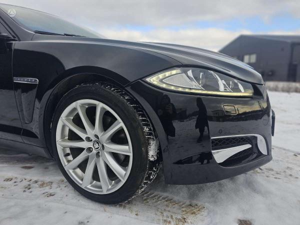 Melns Jaguar XF 2014 Viļņa, ar dzinēja tilpumu 2.99 L un nobraukumu 228 tūkst. km par 8890 €, foto 11 vietnē AUTOMOTO.COM.LV