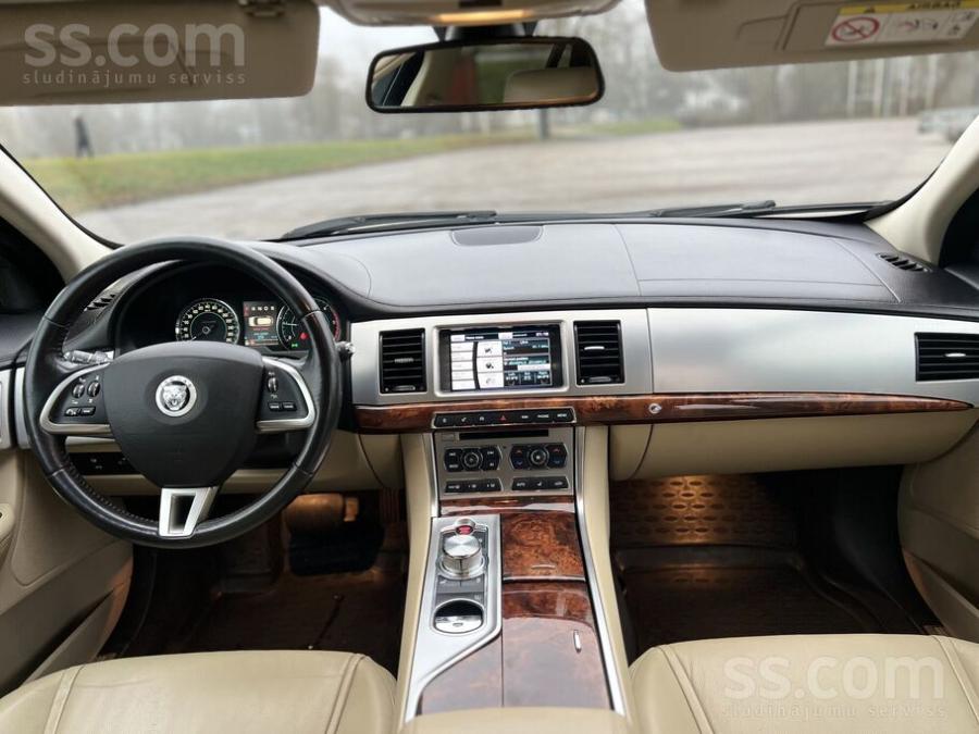 Melns Jaguar XF 2015 Jēkabpils, ar dzinēja tilpumu 2.20 L un nobraukumu 210 tūkst. km par 7350 €, foto 20 vietnē AUTOMOTO.COM.LV