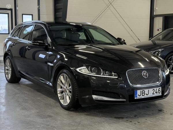 Black Jaguar XF 2015 in Marijampole, with an engine capacity of 2.18 L and mileage of 230 thousand km for 7999 €, photo 1 on AUTOMOTO.COM.LV