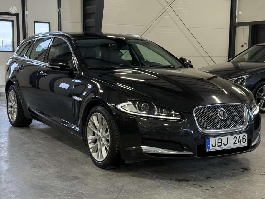 Black Jaguar XF 2015 in Marijampole, with an engine capacity of 2.18 L and mileage of 230 thousand km for 7999 €, photo 1 on AUTOMOTO.COM.LV