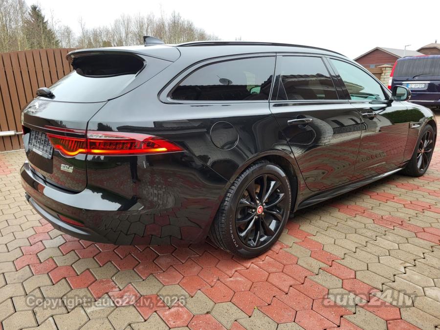 Black Jaguar XF 2018 in Tallinn, with an engine capacity of 2.00 L and mileage of 179 thousand km for 13999 €, photo 4 on AUTOMOTO.COM.LV