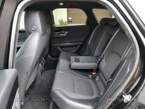 Black Jaguar XF 2018 in Tallinn, with an engine capacity of 2.00 L and mileage of 179 thousand km for 13999 €, photo 8 on AUTOMOTO.COM.LV