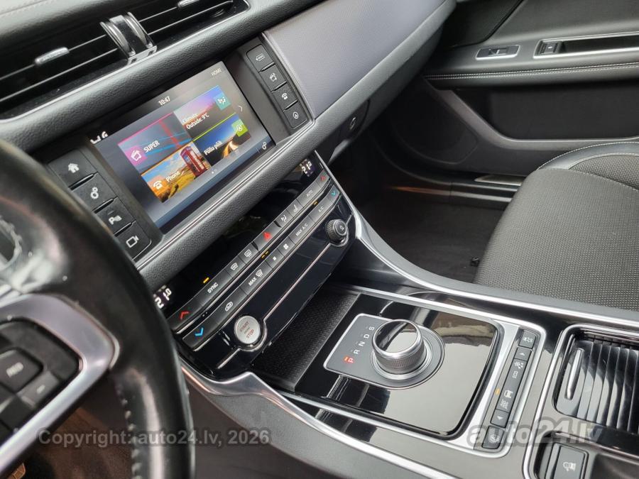 Black Jaguar XF 2018 in Tallinn, with an engine capacity of 2.00 L and mileage of 179 thousand km for 13999 €, photo 21 on AUTOMOTO.COM.LV