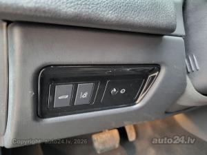 Black Jaguar XF 2018 in Tallinn, with an engine capacity of 2.00 L and mileage of 179 thousand km for 13999 €, photo 22 on AUTOMOTO.COM.LV