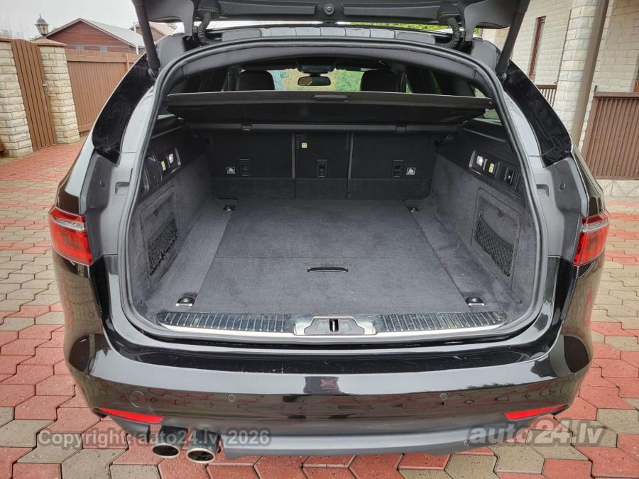 Black Jaguar XF 2018 in Tallinn, with an engine capacity of 2.00 L and mileage of 179 thousand km for 13999 €, photo 23 on AUTOMOTO.COM.LV