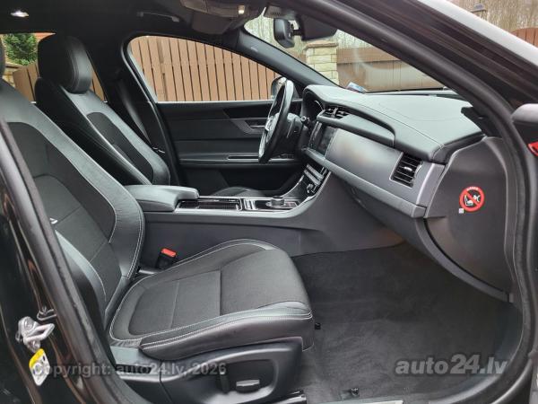 Melns Jaguar XF 2018 Tallina, ar dzinēja tilpumu 2.00 L un nobraukumu 181 tūkst. km par 13999 €, foto 9 vietnē AUTOMOTO.COM.LV