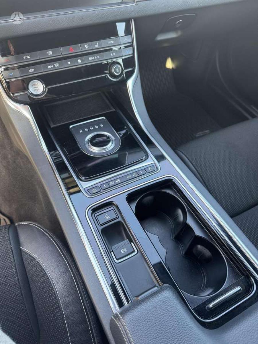 Melns Jaguar XF 2020 Klaipėda, ar dzinēja tilpumu 2.00 L un nobraukumu 93 tūkst. km par 8600 €, foto 14 vietnē AUTOMOTO.COM.LV