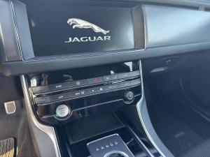 Melns Jaguar XF 2020 Klaipėda, ar dzinēja tilpumu 2.00 L un nobraukumu 93 tūkst. km par 8600 €, foto 15 vietnē AUTOMOTO.COM.LV