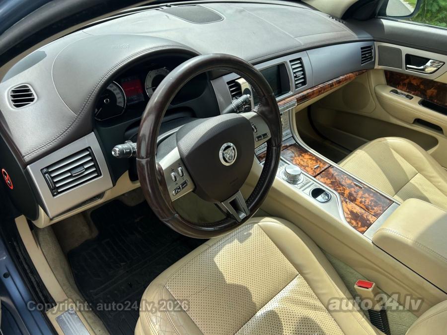 Zils Jaguar XF 2009 Tallina, ar dzinēja tilpumu 2.70 L un nobraukumu 276 tūkst. km par 4700 €, foto 7 vietnē AUTOMOTO.COM.LV