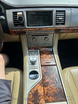 Zils Jaguar XF 2009 Tallina, ar dzinēja tilpumu 2.70 L un nobraukumu 276 tūkst. km par 4700 €, foto 11 vietnē AUTOMOTO.COM.LV