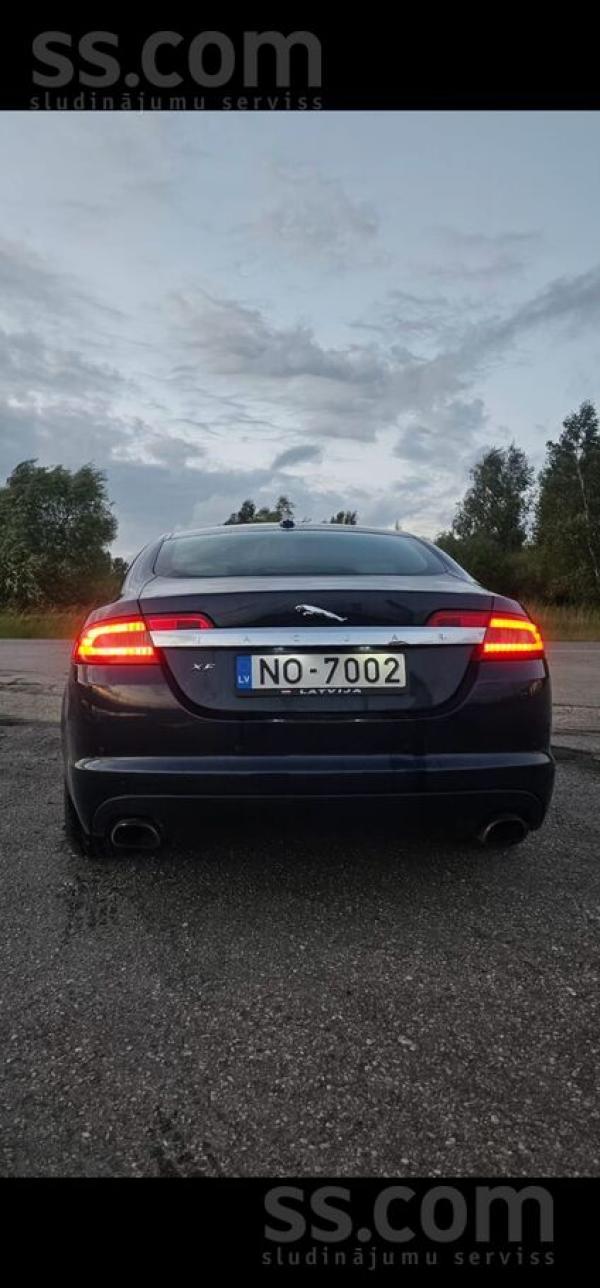 Blue Jaguar XF 2010 in Liepaja, with an engine capacity of 3.00 L and mileage of 368 thousand km for 5500 €, photo 4 on AUTOMOTO.COM.LV