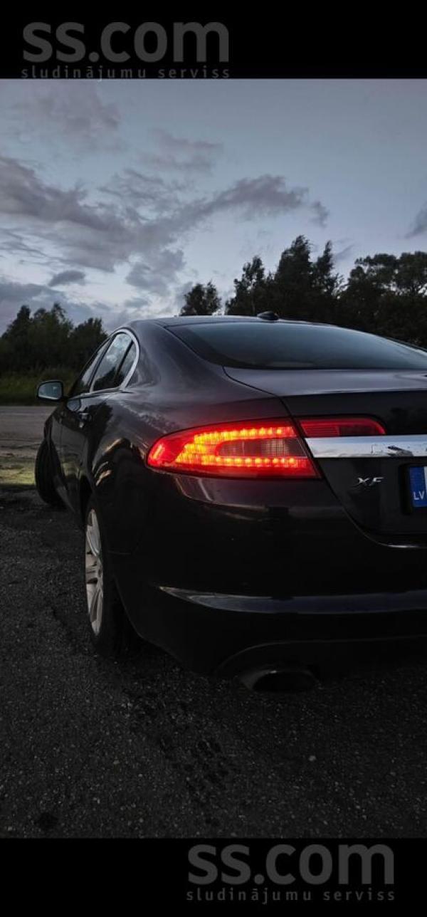 Blue Jaguar XF 2010 in Liepaja, with an engine capacity of 3.00 L and mileage of 368 thousand km for 5500 €, photo 5 on AUTOMOTO.COM.LV