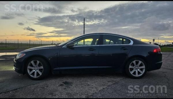 Blue Jaguar XF 2010 in Liepaja, with an engine capacity of 3.00 L and mileage of 368 thousand km for 5500 €, photo 6 on AUTOMOTO.COM.LV