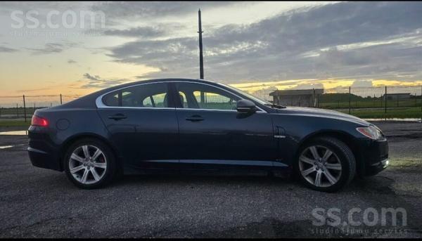 Blue Jaguar XF 2010 in Liepaja, with an engine capacity of 3.00 L and mileage of 368 thousand km for 5500 €, photo 8 on AUTOMOTO.COM.LV