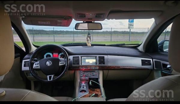 Blue Jaguar XF 2010 in Liepaja, with an engine capacity of 3.00 L and mileage of 368 thousand km for 5500 €, photo 9 on AUTOMOTO.COM.LV