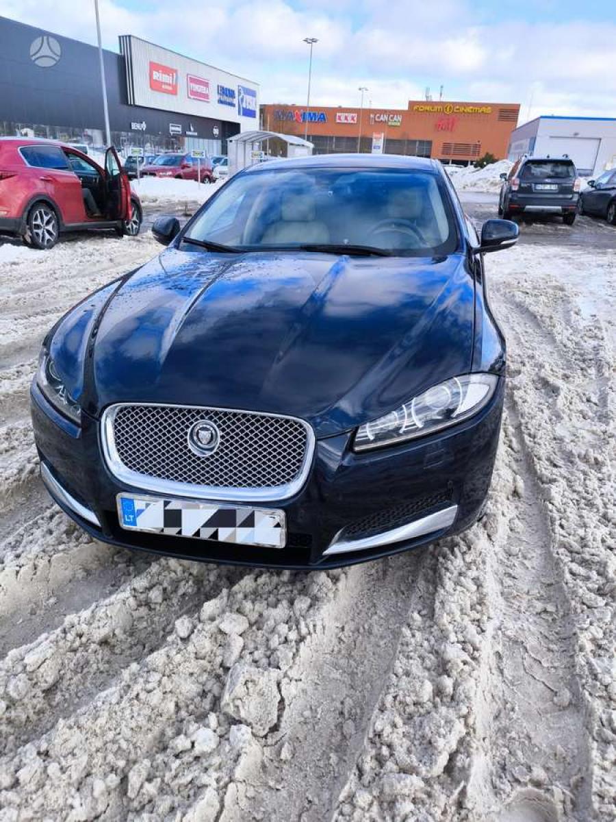 Blue Jaguar XF 2011 in Siauliai, with an engine capacity of 2.18 L and mileage of 393 thousand km for 6300 €, photo 1 on AUTOMOTO.COM.LV