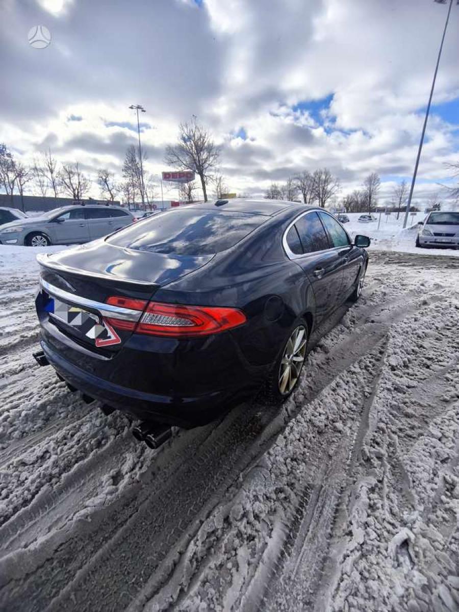 Blue Jaguar XF 2011 in Siauliai, with an engine capacity of 2.18 L and mileage of 393 thousand km for 6300 €, photo 3 on AUTOMOTO.COM.LV