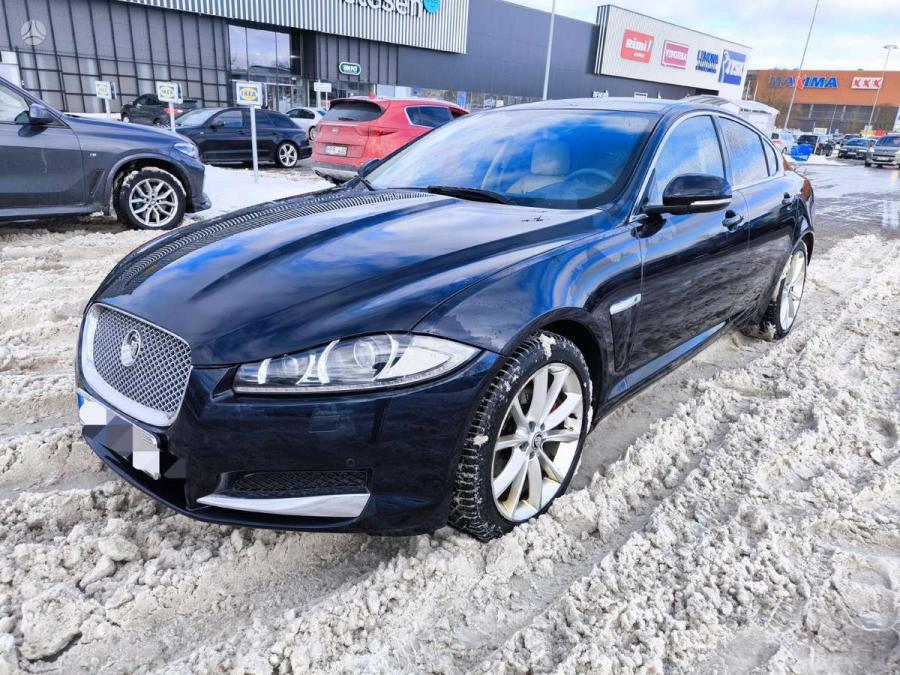 Blue Jaguar XF 2011 in Siauliai, with an engine capacity of 2.18 L and mileage of 393 thousand km for 6300 €, photo 6 on AUTOMOTO.COM.LV
