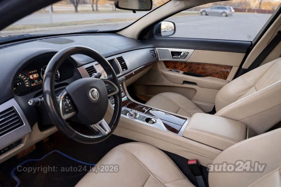 Zils Jaguar XF 2012 Tartu, ar dzinēja tilpumu 2.20 L un nobraukumu 247 tūkst. km par 6999 €, foto 7 vietnē AUTOMOTO.COM.LV