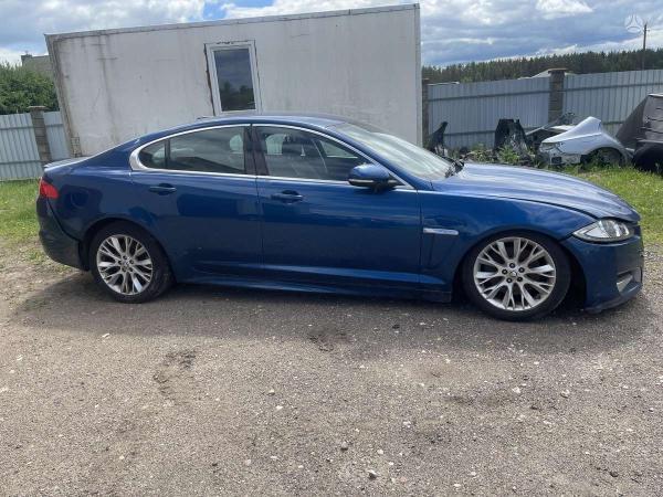 Blue Jaguar XF 2012 in Vilnius, with an engine capacity of 2.18 L and mileage of 200 thousand km for 650 €, photo 2 on AUTOMOTO.COM.LV