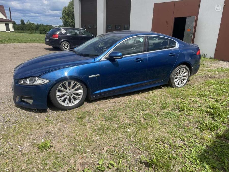 Zils Jaguar XF 2012 Viļņa, ar dzinēja tilpumu 2.18 L un nobraukumu 200 tūkst. km par 650 €, foto 4 vietnē AUTOMOTO.COM.LV
