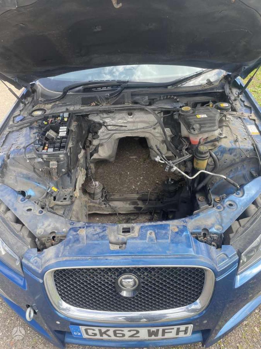 Zils Jaguar XF 2012 Viļņa, ar dzinēja tilpumu 2.18 L un nobraukumu 200 tūkst. km par 650 €, foto 7 vietnē AUTOMOTO.COM.LV