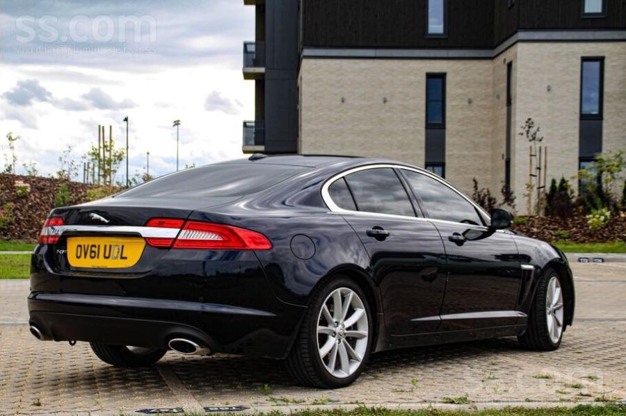 Zils Jaguar XF 2012 Rīga, ar dzinēja tilpumu 3.00 L un nobraukumu 254 tūkst. km par 3200 €, foto 5 vietnē AUTOMOTO.COM.LV