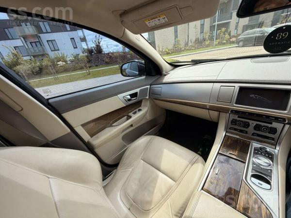 Blue Jaguar XF 2012 in Riga, with an engine capacity of 3.00 L and mileage of 254 thousand km for 3200 €, photo 6 on AUTOMOTO.COM.LV