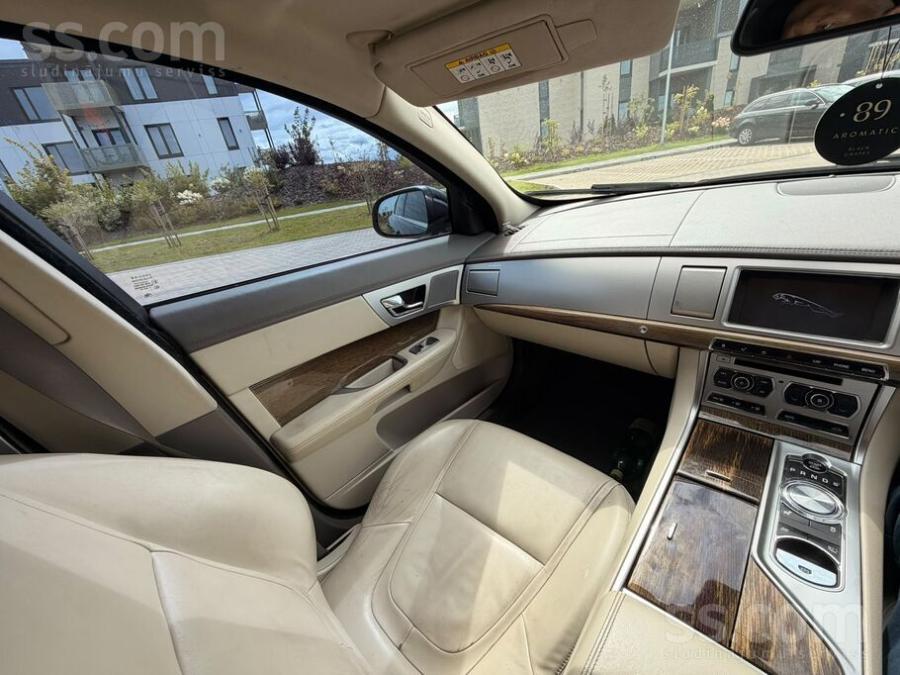 Zils Jaguar XF 2012 Rīga, ar dzinēja tilpumu 3.00 L un nobraukumu 254 tūkst. km par 3200 €, foto 7 vietnē AUTOMOTO.COM.LV