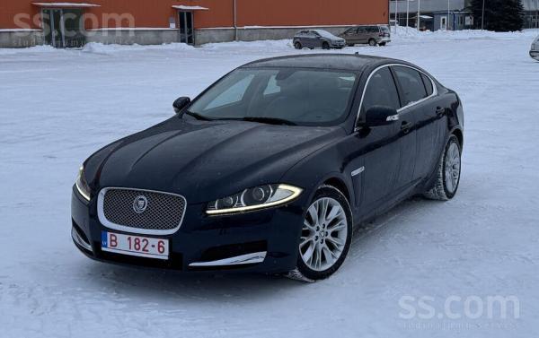 Zils Jaguar XF 2013 Jelgava, ar dzinēja tilpumu 2.20 L un nobraukumu 0 tūkst. km par 7400 €, foto 1 vietnē AUTOMOTO.COM.LV