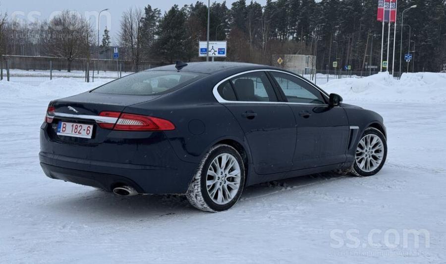 Zils Jaguar XF 2013 Jelgava, ar dzinēja tilpumu 2.20 L un nobraukumu 0 tūkst. km par 7400 €, foto 4 vietnē AUTOMOTO.COM.LV