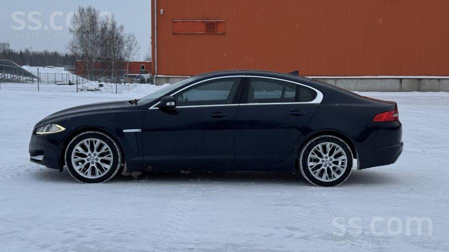 Zils Jaguar XF 2013 Jelgava, ar dzinēja tilpumu 2.20 L un nobraukumu 0 tūkst. km par 7400 €, foto 10 vietnē AUTOMOTO.COM.LV
