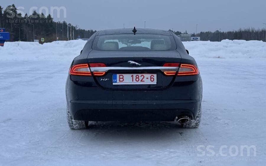 Zils Jaguar XF 2013 Jelgava, ar dzinēja tilpumu 2.20 L un nobraukumu 0 tūkst. km par 7400 €, foto 13 vietnē AUTOMOTO.COM.LV