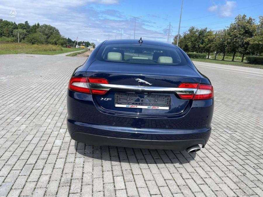 Blue Jaguar XF 2013 in Siauliai, with an engine capacity of 2.18 L and mileage of 260 thousand km for 5900 €, photo 7 on AUTOMOTO.COM.LV