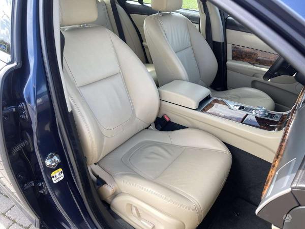 Zils Jaguar XF 2013 Šauļi, ar dzinēja tilpumu 2.18 L un nobraukumu 260 tūkst. km par 5900 €, foto 10 vietnē AUTOMOTO.COM.LV