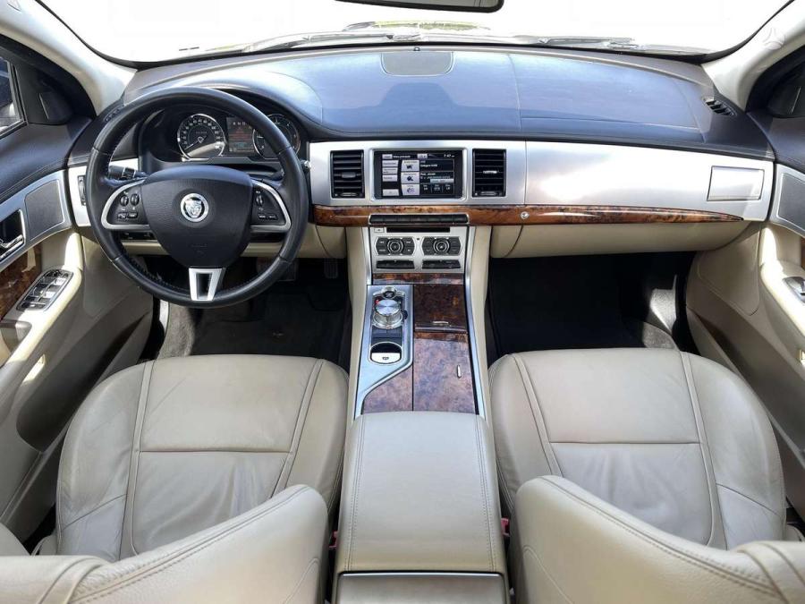 Blue Jaguar XF 2013 in Siauliai, with an engine capacity of 2.18 L and mileage of 260 thousand km for 5900 €, photo 14 on AUTOMOTO.COM.LV